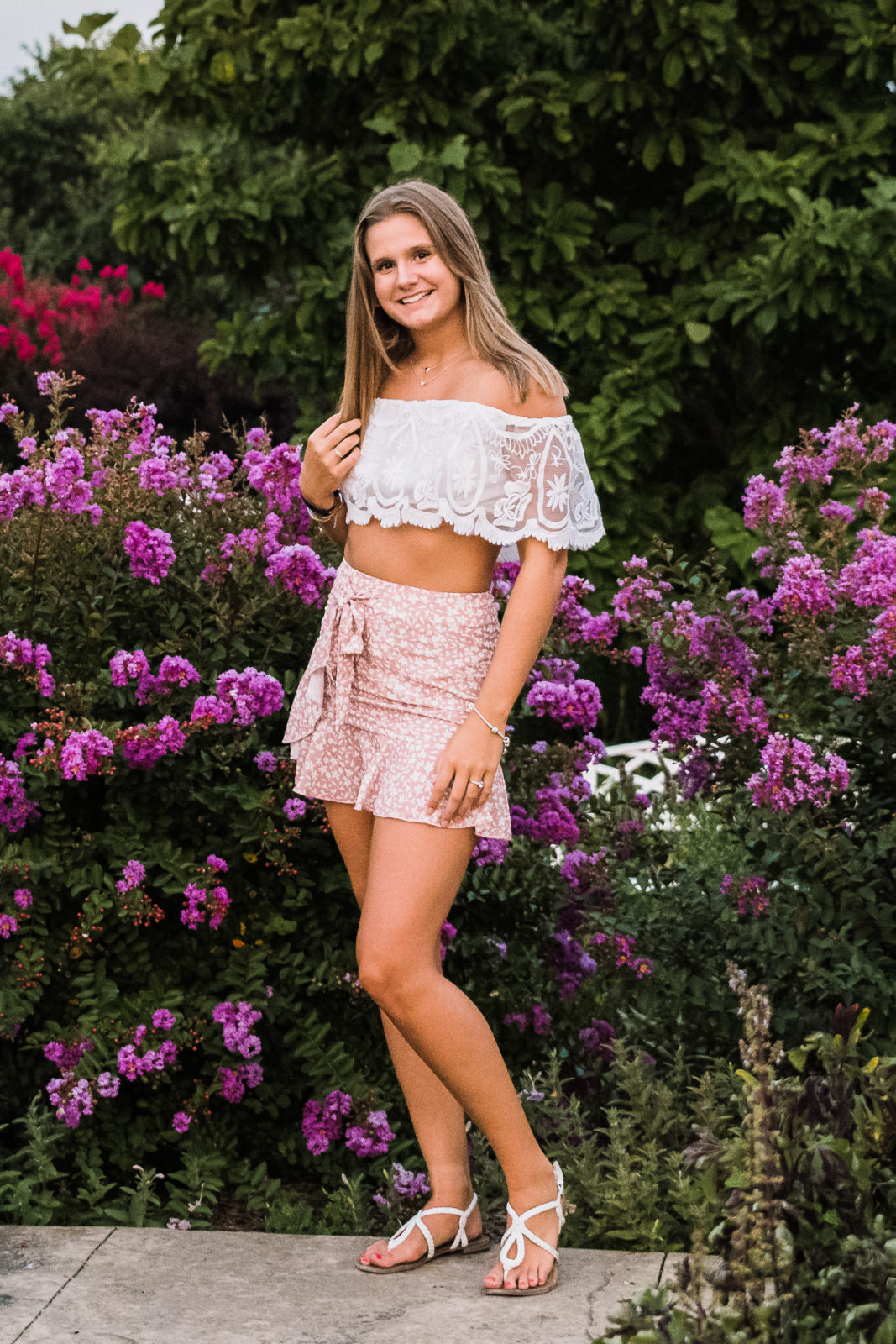 3 Reasons To Book A Spring Senior Session - klemphotography.org